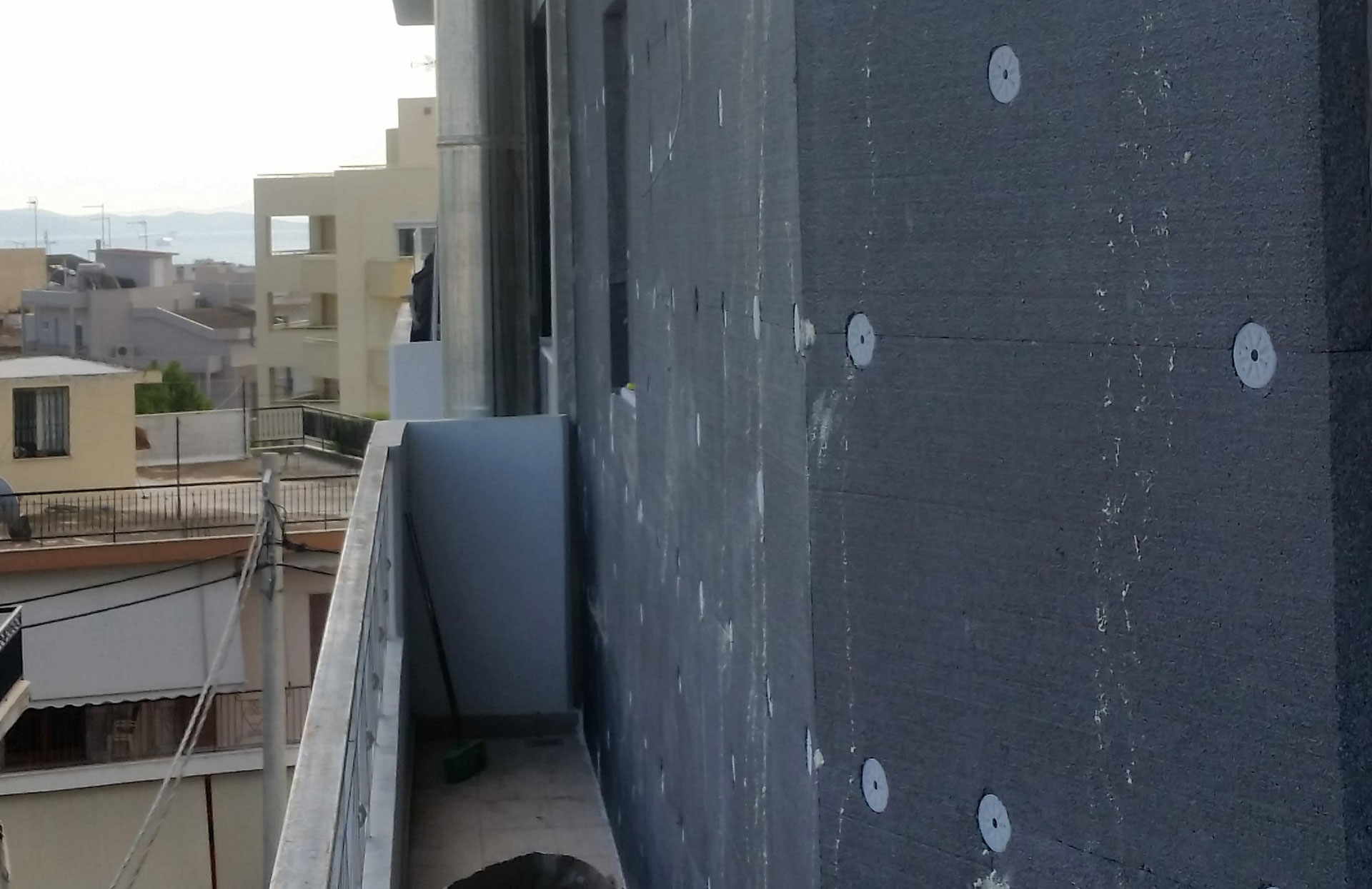 Εξωτερική θερμομόνωση τοιχοποιίας και πυλωτής - Decodomiki